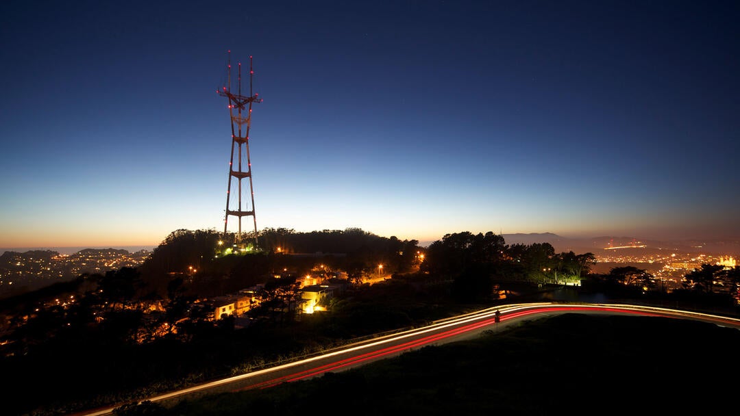 How Flashing Lights on Cell Towers Can Save Birds’ Lives | Audubon